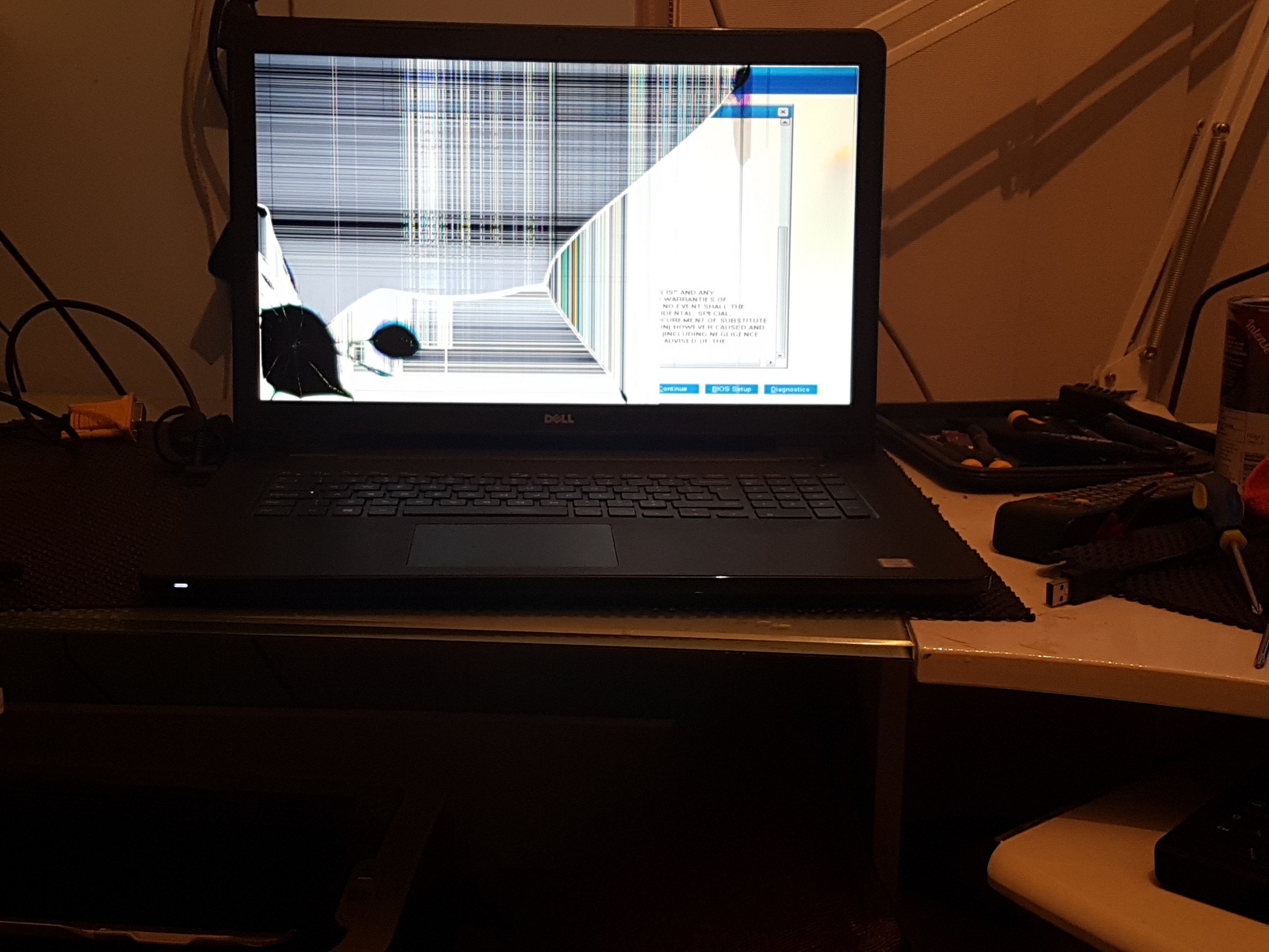 Broken laptop screen replaced - Blog